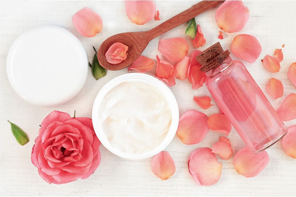 How Collagen and Estrogen Slow Skin Aging in Women – NaomiW